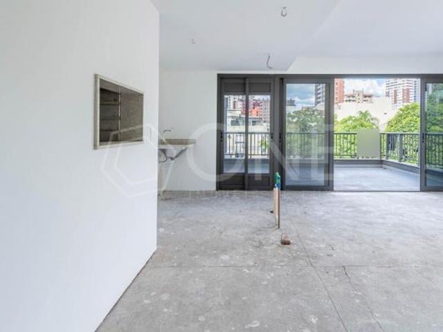 Apartamento à venda em Petrópolis