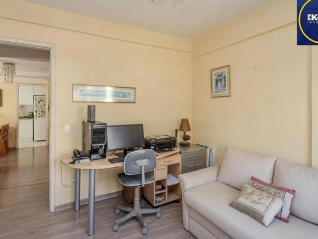Apartamento à venda em Petrópolis