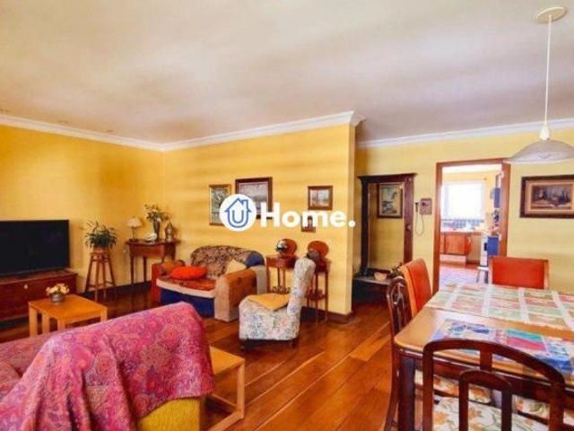 Apartamento à venda em Petrópolis