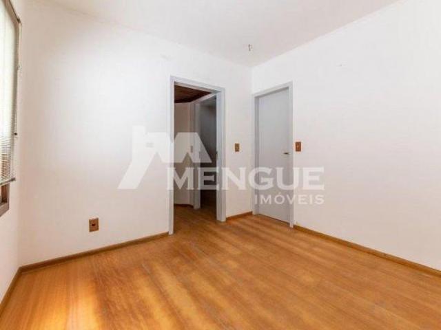 Apartamento à venda em Petrópolis