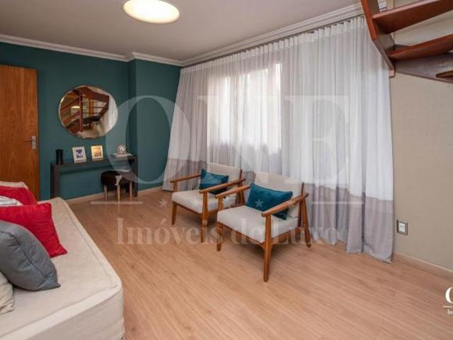 Apartamento à venda em Petrópolis
