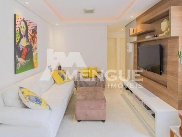 Apartamento à venda em Petrópolis
