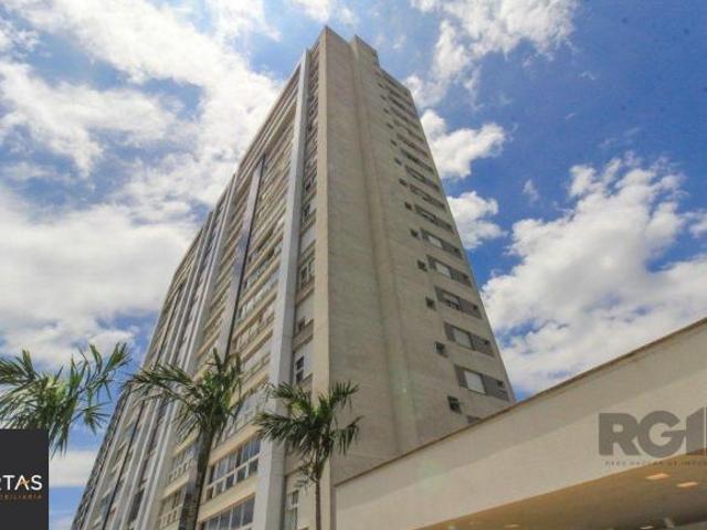 Apartamento à venda em Petrópolis