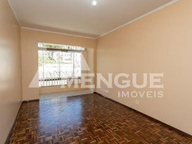 Apartamento à venda em Petrópolis