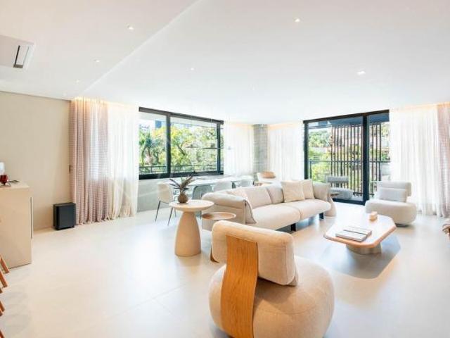 Apartamento à venda em Petrópolis