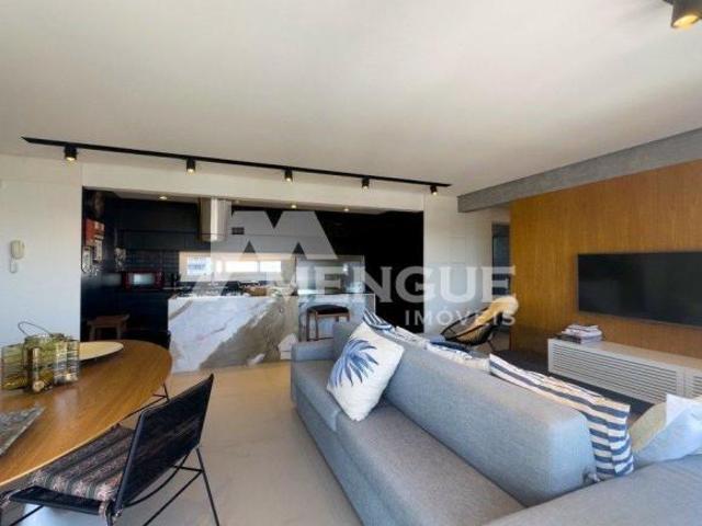 Apartamento à venda em Petrópolis