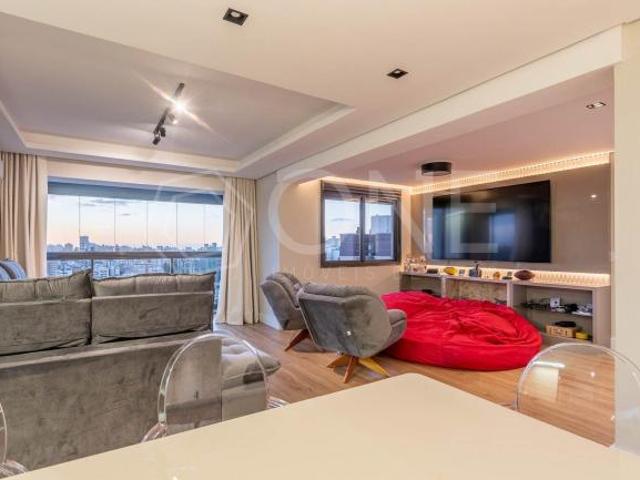 Apartamento à venda em Petrópolis