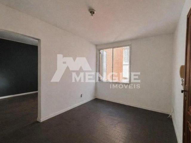 Apartamento à venda em Petrópolis