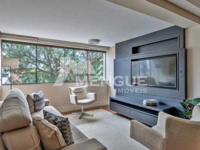 Apartamento à venda em Petrópolis