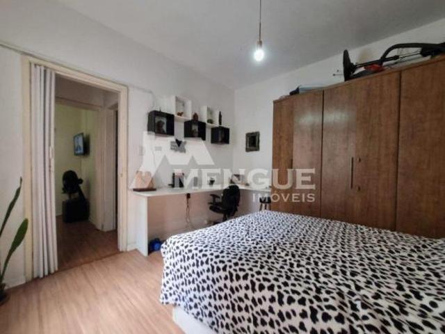 Apartamento à venda em Petrópolis