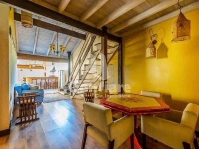 Apartamento à venda em Petrópolis