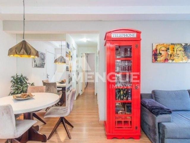 Apartamento à venda em Petrópolis