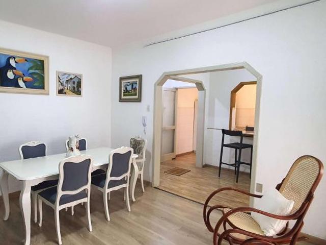 Apartamento à venda em Petrópolis