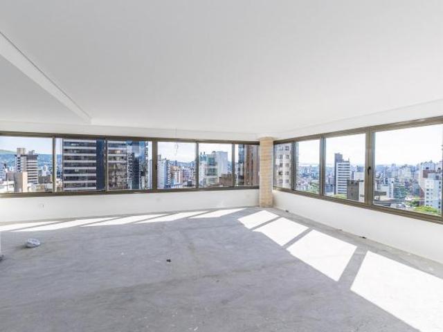 Apartamento à venda em Petrópolis