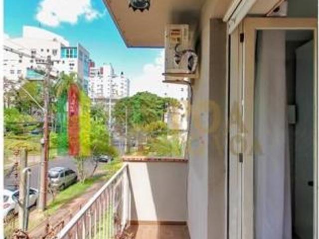 Apartamento à venda em Petrópolis