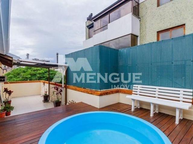 Apartamento à venda em Petrópolis