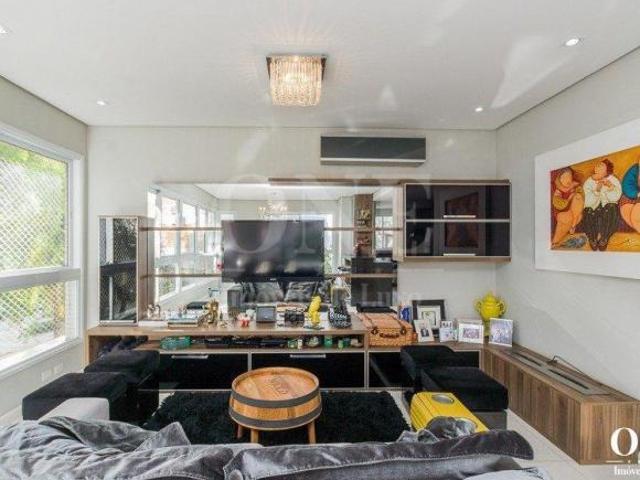 Apartamento à venda em Petrópolis