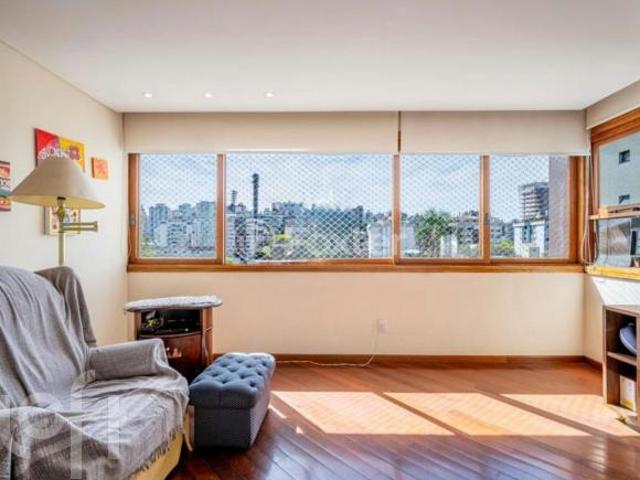 Apartamento à venda em Petrópolis com 175 m², 3 quartos, 1 suíte, 3 vagas