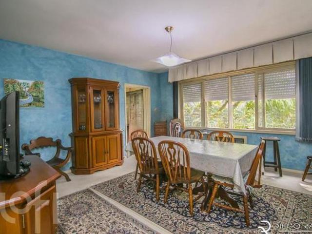Apartamento à venda em Petrópolis com 192 m², 3 quartos, 1 suíte, 2 vagas