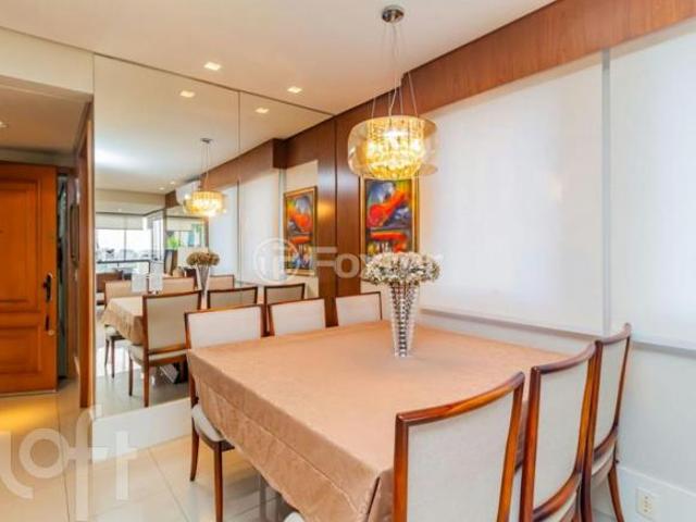 Apartamento à venda em Petrópolis com 105 m², 3 quartos, 1 suíte, 2 vagas