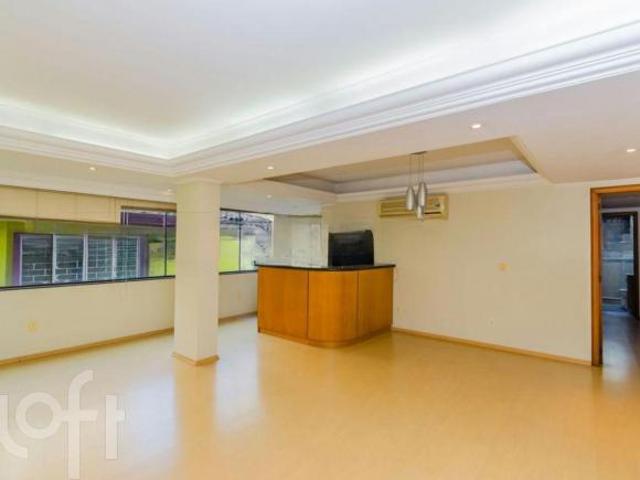 Apartamento à venda em Petrópolis com 137 m², 3 quartos, 1 suíte, 2 vagas