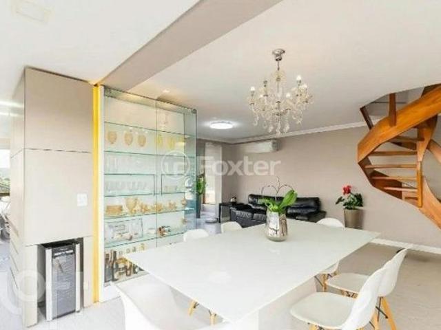 Apartamento à venda em Petrópolis com 235 m², 3 quartos, 1 suíte, 2 vagas