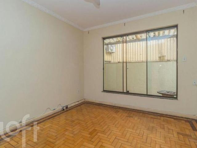 Apartamento à venda em Petrópolis com 88 m², 3 quartos