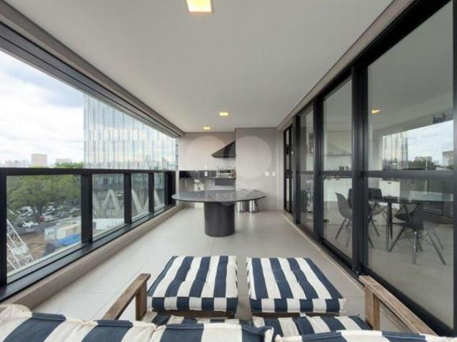 Apartamento a venda em Pinheiros 142 m²