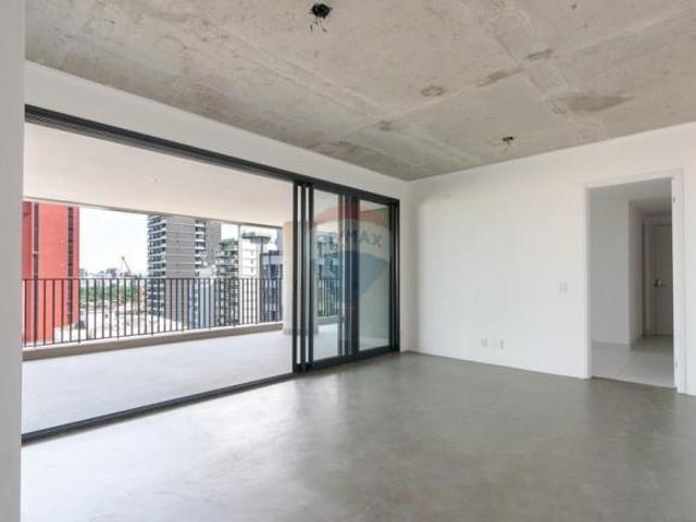 Apartamento à venda em Pinheiros: 178 m², 3 suítes, 2 vagas e depósito privativo. Conforto e ótima l