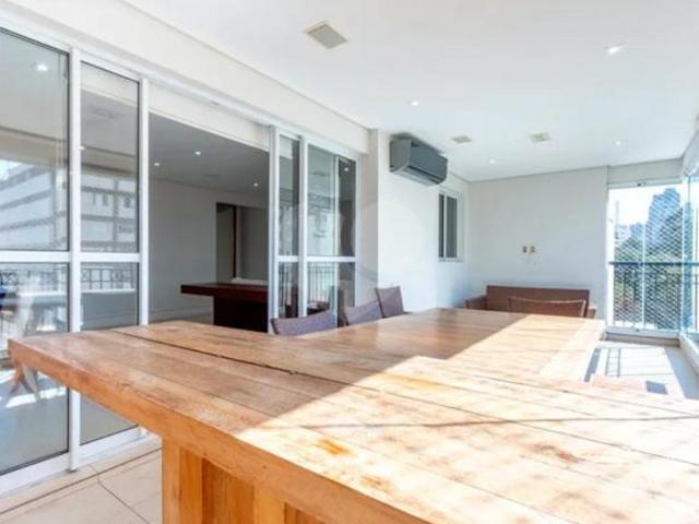 APARTAMENTO À VENDA EM PINHEIROS