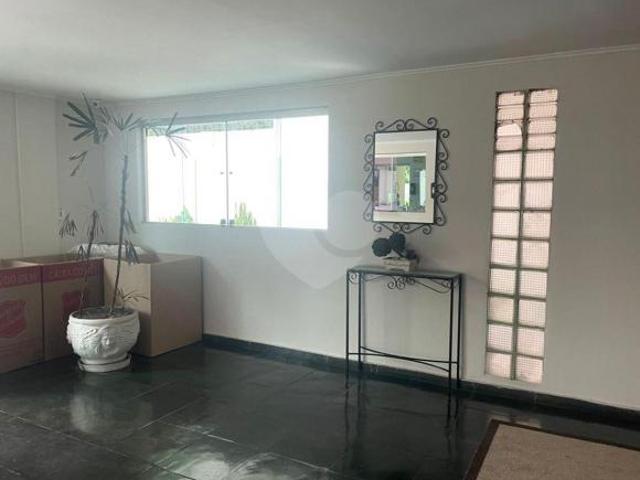 Apartamento à Venda em Pinheiros
