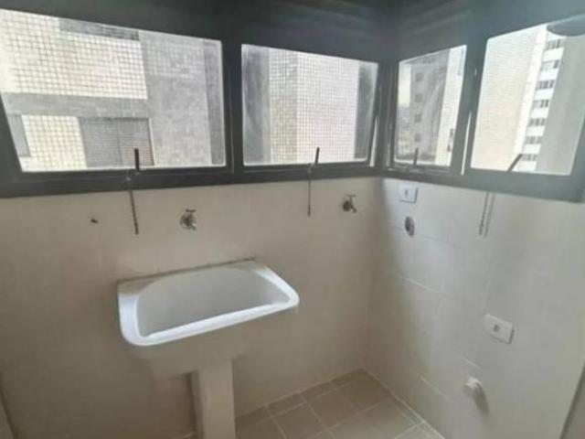 Apartamento à Venda em Pinheiros | 2 Dormitórios, Suíte, Piscina e Vagas | R$ 980.000