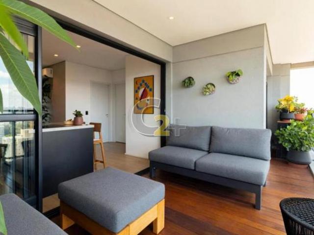 Apartamento à venda em Pinheiros, 3 quartos sendo 2 suítes, 2 vagas e mobiliado