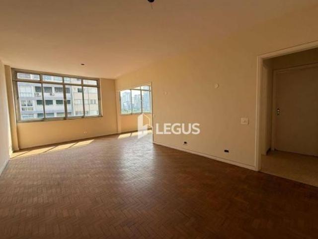 Apartamento à Venda em Pinheiros – Amplo, Arejado e Muito Bem Localizado!