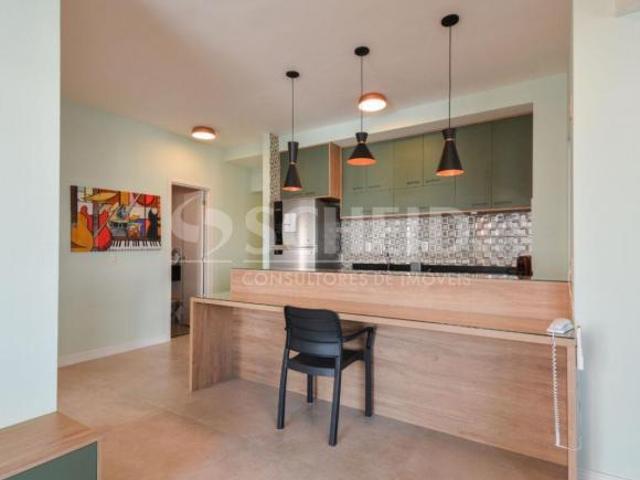 Apartamento á Venda em Pinheiros com 117m², 3 quartos, 3 vagas