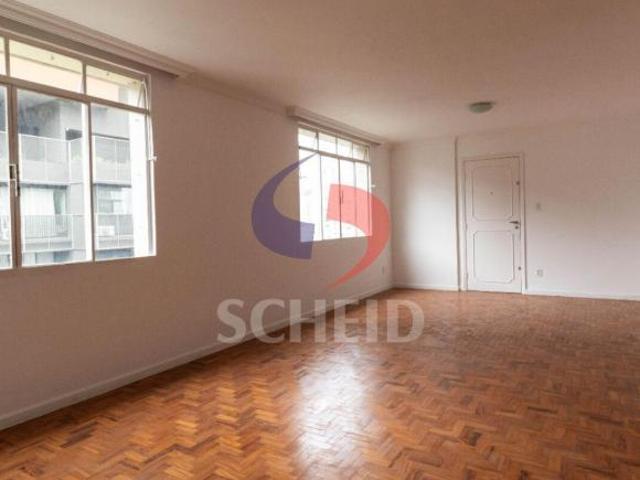 Apartamento á Venda em Pinheiros com 147m², 3 quartos sendo 1 suíte, 1 vaga