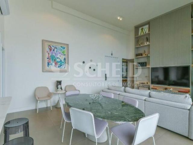Apartamento á Venda em Pinheiros com 175m², 3 quartos sendo 3 suítes, 2 vagas