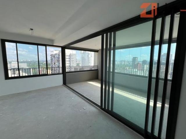 Apartamento à venda em Pinheiros com 170m², 3 suítes próximo às estações Estação Oscar Freire e Esta