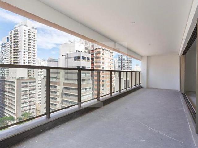 Apartamento à venda em Pinheiros com 213m²