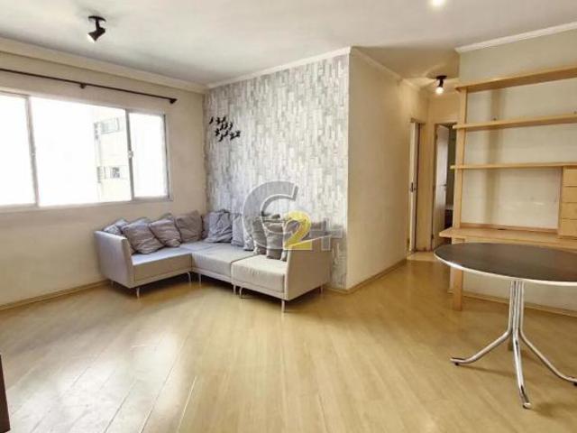 Apartamento à venda em Pinheiros com 2 quartos, sendo 1 suíte e 1 vaga