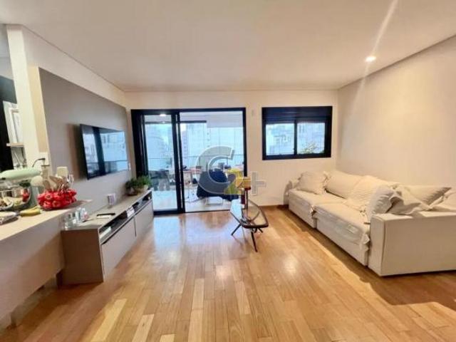 Apartamento a venda em Pinheiros com 2 quartos, sendo 1 suite e 1 vaga