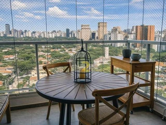 Apartamento à venda em Pinheiros com 2 quartos, 1 suíte e 1 vaga