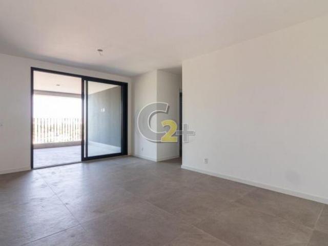 Apartamento à venda em Pinheiros com 2 suítes e 2 vagas