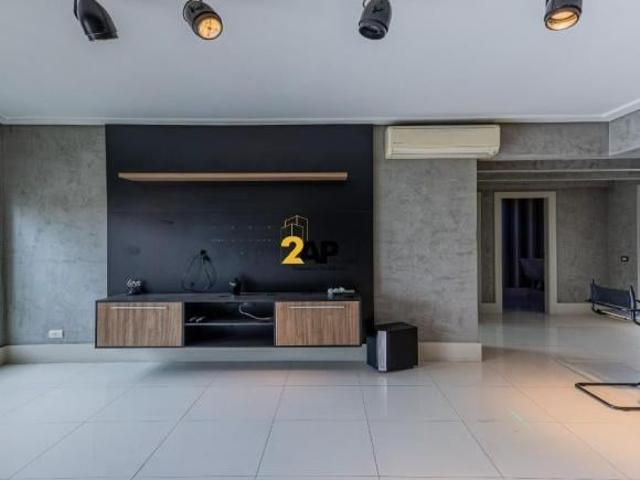 Apartamento à venda em Pinheiros com 92m², 2 quartos, sem vaga. Próximo ao metrô!