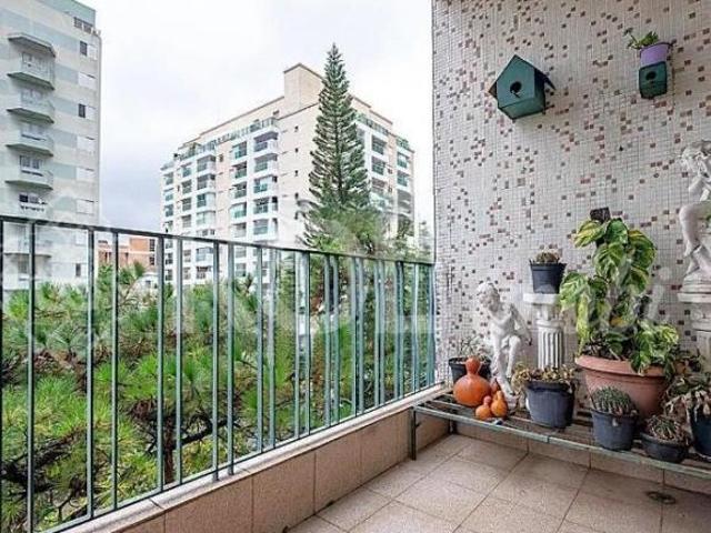 Apartamento à venda em Pinheiros, São Paulo SP 3 quartos, 1 sala, 2 banheiros, 1 vaga de garagem!