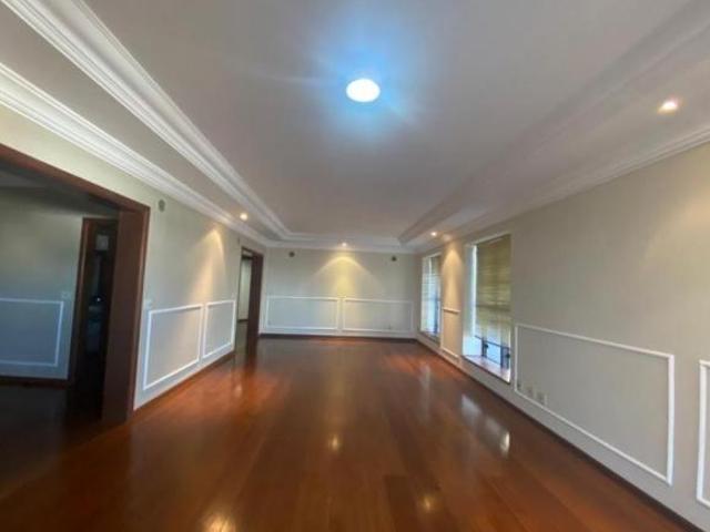 Apartamento à venda em Piracicaba, Centro, com 3 suítes, com 282.2 m², Saint Laurent