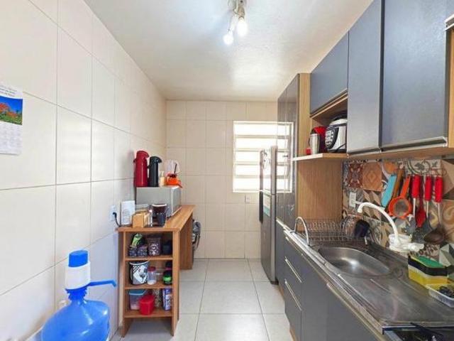 Apartamento à venda em Porto Alegre, Azenha, com 2 quartos, 75m²
