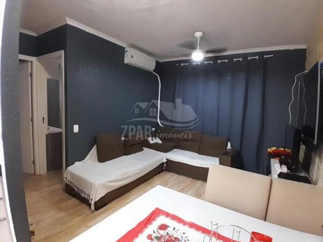 Apartamento à venda em Porto Alegre Hipica: 2 quartos, 1 sala, 1 vaga, 40m² de área!