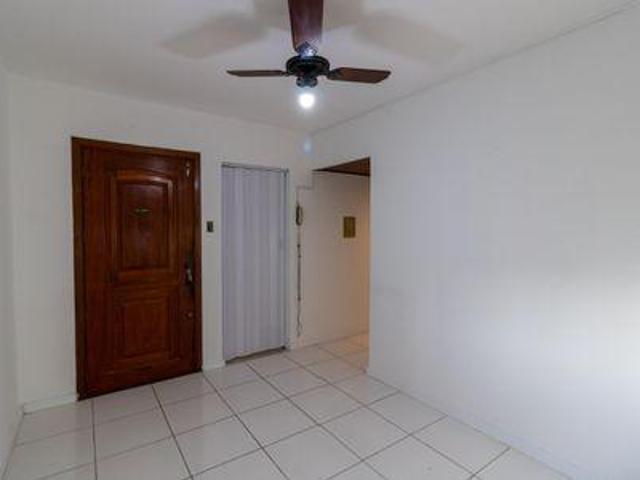 Apartamento à venda em Porto Alegre, no bairro Cristal, com área de