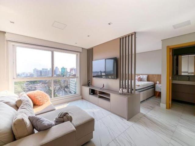 Apartamento à venda em Porto Alegre, Petrópolis, com 1 quarto, 45m²